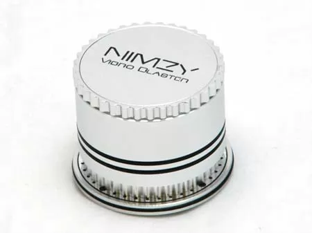 Nimzy - вибробластер для вашего плеера и ноутбука | hwp.ru